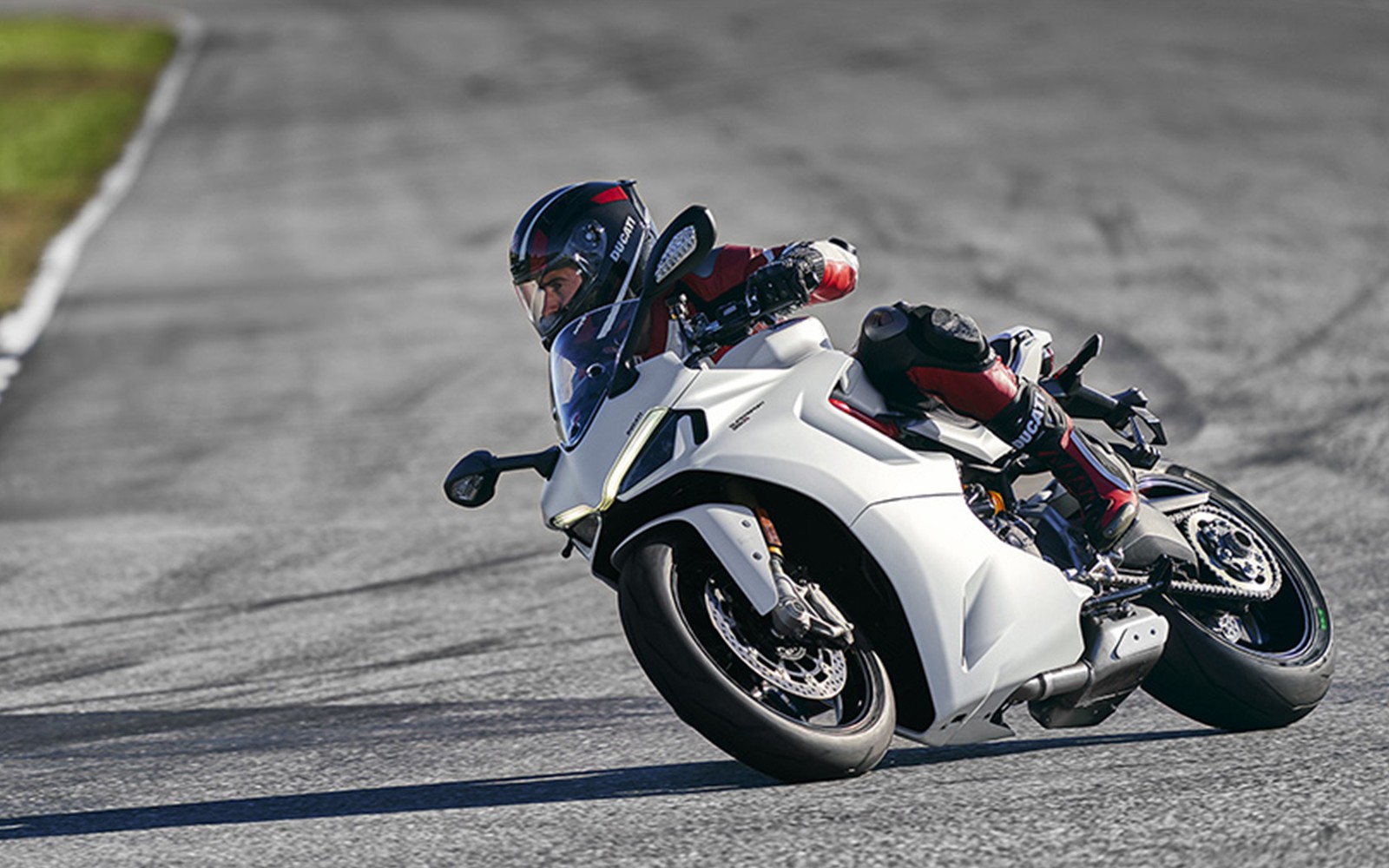 SuperSport 950 - Ducati Indonesia